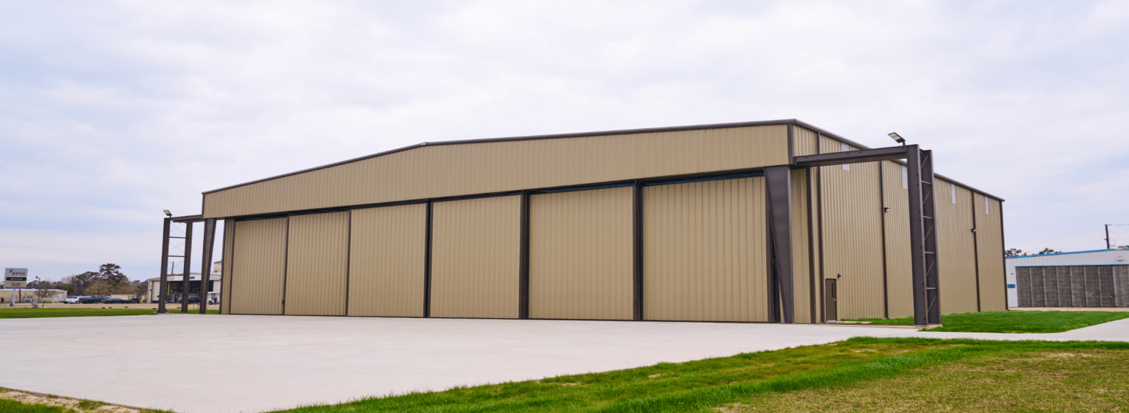 PIERCE HANGAR - Spartan Building Corporation